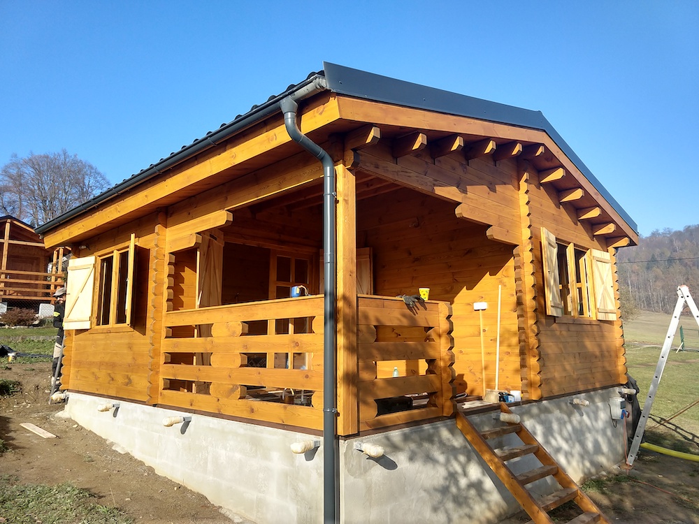 Naše realizace: Dřevěná chata Olivia u Kdyně 6x6 | Pineca.cz